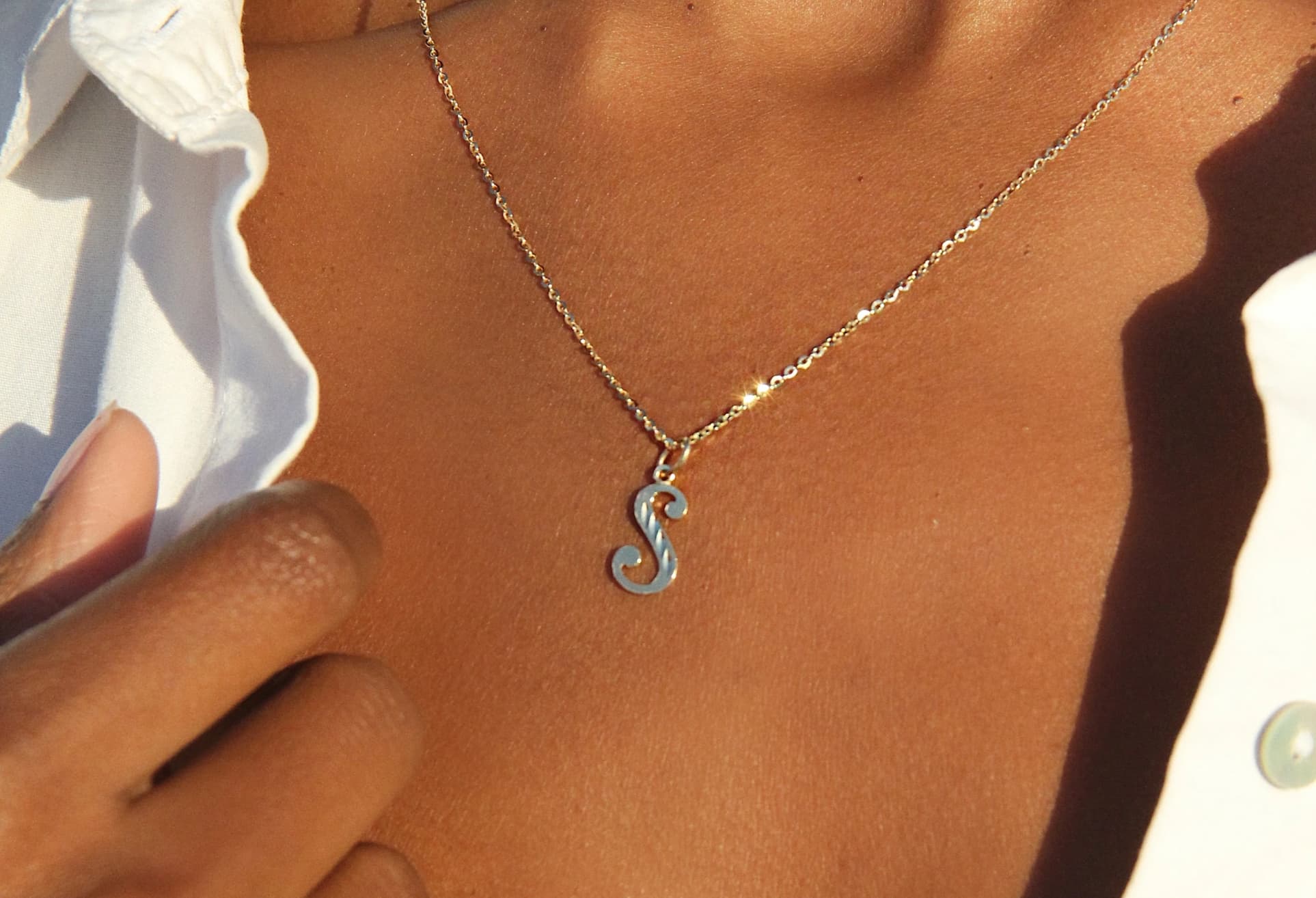 Gold Personalized Jewelry | Initial, Numbers, and Nameplates – ALLICIANTE